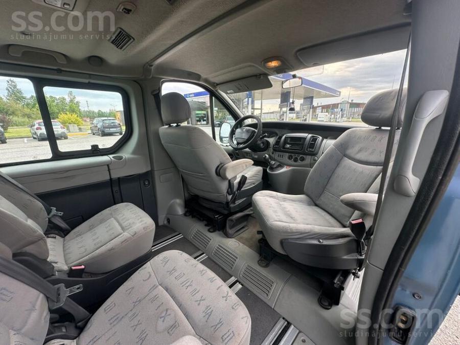 Zils Renault Trafic 2006 Rīga, ar dzinēja tilpumu 2.50 L un nobraukumu 242 tūkst. km par 14150 €, foto 9 vietnē AUTOMOTO.COM.LV