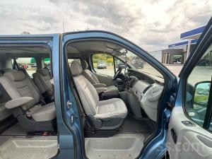 Zils Renault Trafic 2006 Rīga, ar dzinēja tilpumu 2.50 L un nobraukumu 242 tūkst. km par 14150 €, foto 13 vietnē AUTOMOTO.COM.LV
