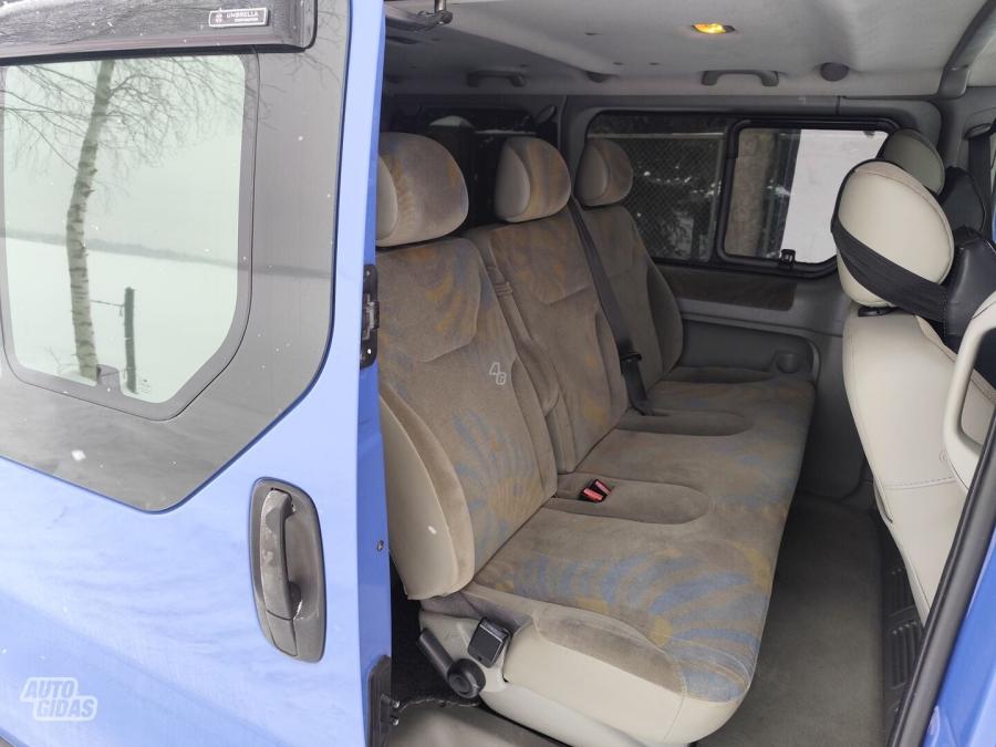 Blue Renault Trafic 2006 in Kaunas, with an engine capacity of 1.90 L and mileage of 255 thousand km for 6000 €, photo 19 on AUTOMOTO.COM.LV
