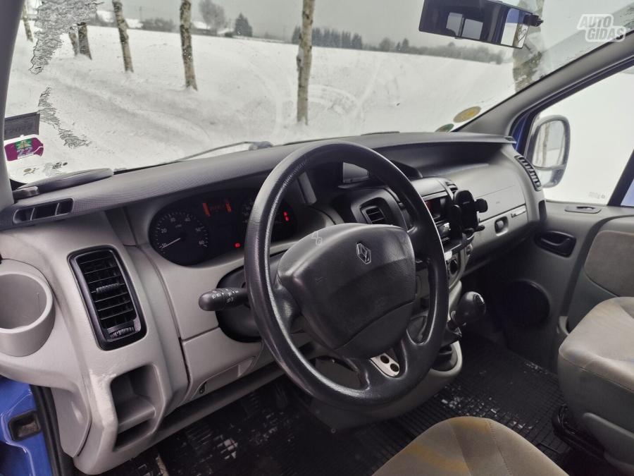 Blue Renault Trafic 2006 in Kaunas, with an engine capacity of 1.90 L and mileage of 255 thousand km for 6000 €, photo 22 on AUTOMOTO.COM.LV