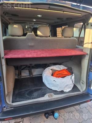 Zils Renault Trafic 2006 Ludza, ar dzinēja tilpumu 1.90 L un nobraukumu 463 tūkst. km par 4200 €, foto 11 vietnē AUTOMOTO.COM.LV