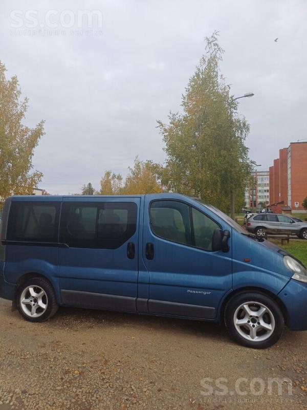 Blue Renault Trafic 2006 in Ludza, with an engine capacity of 1.90 L and mileage of 308 thousand km for 6200 €, photo 2 on AUTOMOTO.COM.LV
