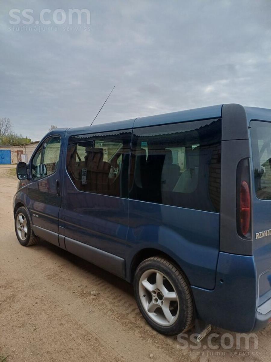 Zils Renault Trafic 2006 Ludza, ar dzinēja tilpumu 1.90 L un nobraukumu 308 tūkst. km par 6200 €, foto 4 vietnē AUTOMOTO.COM.LV