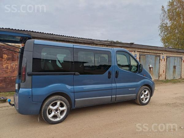 Blue Renault Trafic 2006 in Ludza, with an engine capacity of 1.90 L and mileage of 308 thousand km for 6200 €, photo 8 on AUTOMOTO.COM.LV