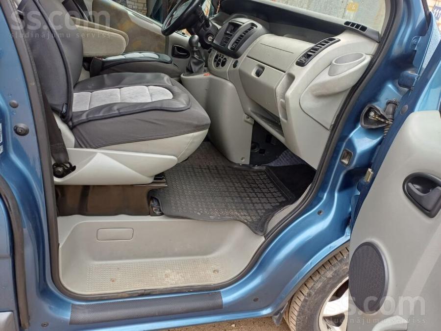 Zils Renault Trafic 2006 Ludza, ar dzinēja tilpumu 1.90 L un nobraukumu 308 tūkst. km par 6200 €, foto 12 vietnē AUTOMOTO.COM.LV