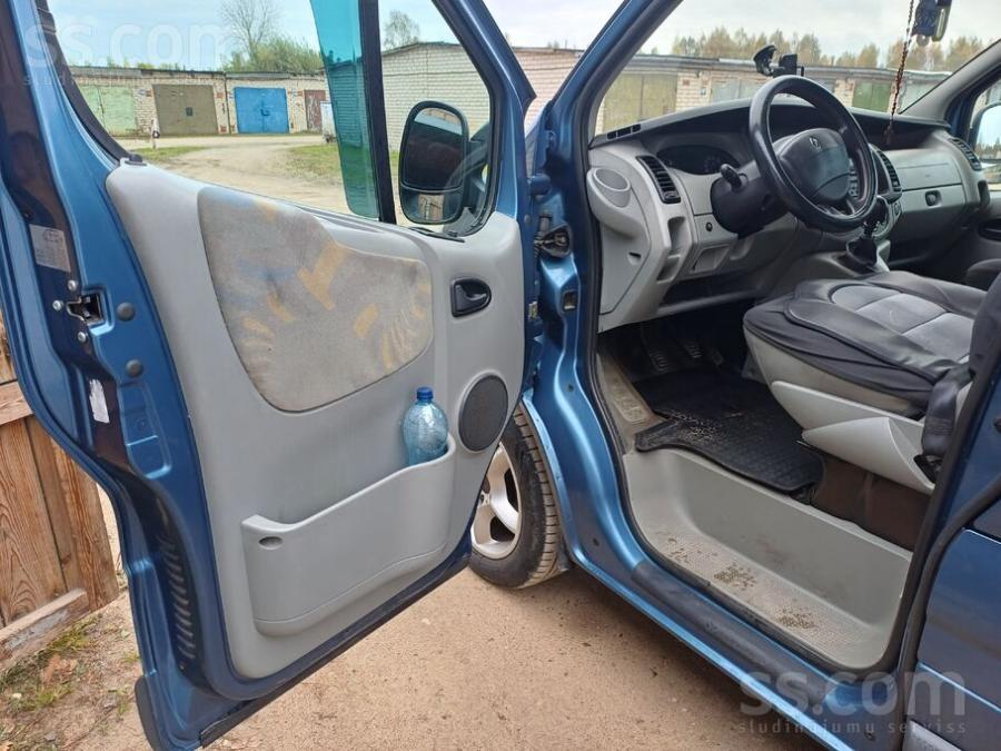 Zils Renault Trafic 2006 Ludza, ar dzinēja tilpumu 1.90 L un nobraukumu 308 tūkst. km par 6200 €, foto 17 vietnē AUTOMOTO.COM.LV