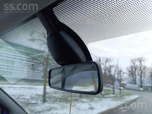Blue Renault Trafic 2007 in Riga, with an engine capacity of 2.00 L and mileage of 414 thousand km for 9500 €, photo 9 on AUTOMOTO.COM.LV