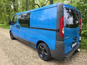 Blue Renault Trafic 2007 in Ludza, with an engine capacity of 2.50 L and mileage of 385 thousand km for 4200 €, photo 3 on AUTOMOTO.COM.LV