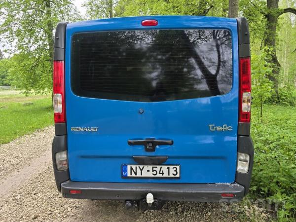 Zils Renault Trafic 2007 Ludza, ar dzinēja tilpumu 2.50 L un nobraukumu 385 tūkst. km par 4200 €, foto 4 vietnē AUTOMOTO.COM.LV