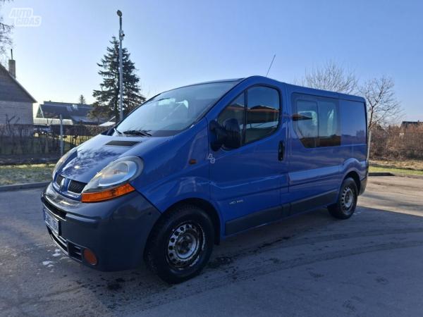 Blue Renault Trafic 2007 in Kretinga, with an engine capacity of 2.50 L and mileage of 371 thousand km for 2450 €, photo 4 on AUTOMOTO.COM.LV