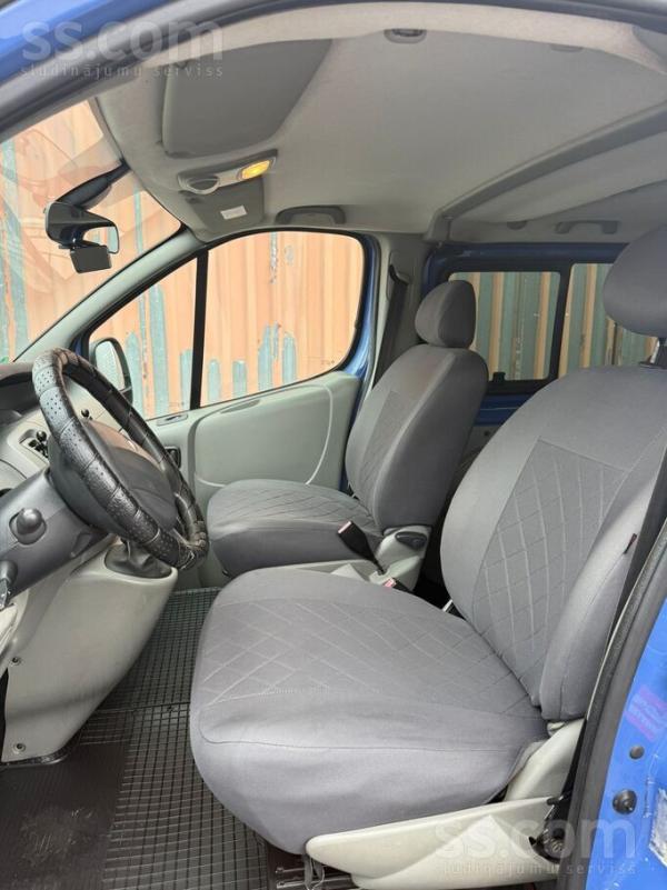 Zils Renault Trafic 2007 Rīga, ar dzinēja tilpumu 2.50 L un nobraukumu 0 tūkst. km par 5700 €, foto 7 vietnē AUTOMOTO.COM.LV