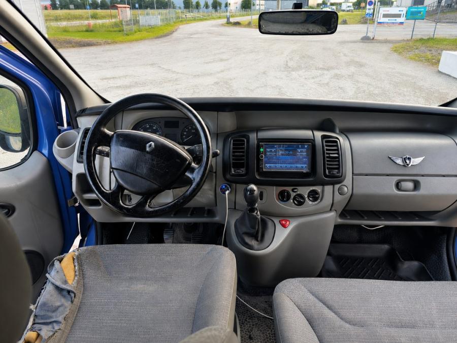 Zils Renault Trafic 2007 Tallina, ar dzinēja tilpumu 0.00 L un nobraukumu 289 tūkst. km par 3290 €, foto 15 vietnē AUTOMOTO.COM.LV