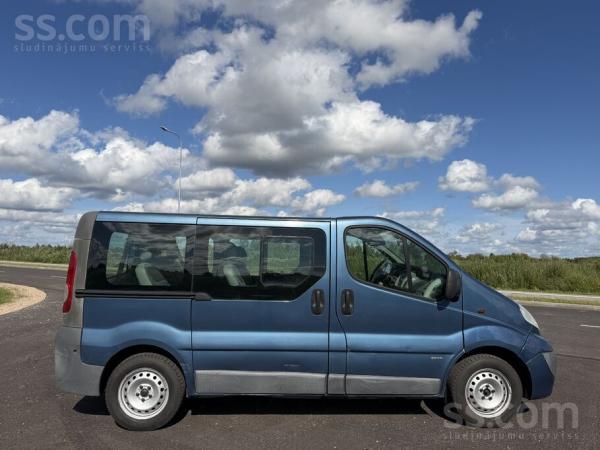 Zils Renault Trafic 2007 Jelgava, ar dzinēja tilpumu 2.00 L un nobraukumu 299 tūkst. km par 6900 €, foto 6 vietnē AUTOMOTO.COM.LV