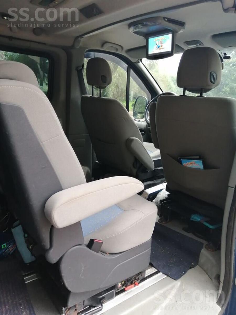 Zils Renault Trafic 2007 Ogre, ar dzinēja tilpumu 2.50 L un nobraukumu 397 tūkst. km par 6000 €, foto 3 vietnē AUTOMOTO.COM.LV
