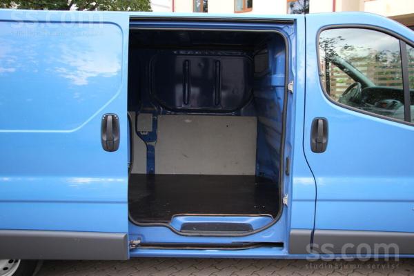 Zils Renault Trafic 2008 Rīga, ar dzinēja tilpumu 2.00 L un nobraukumu 345 tūkst. km par 4150 €, foto 9 vietnē AUTOMOTO.COM.LV
