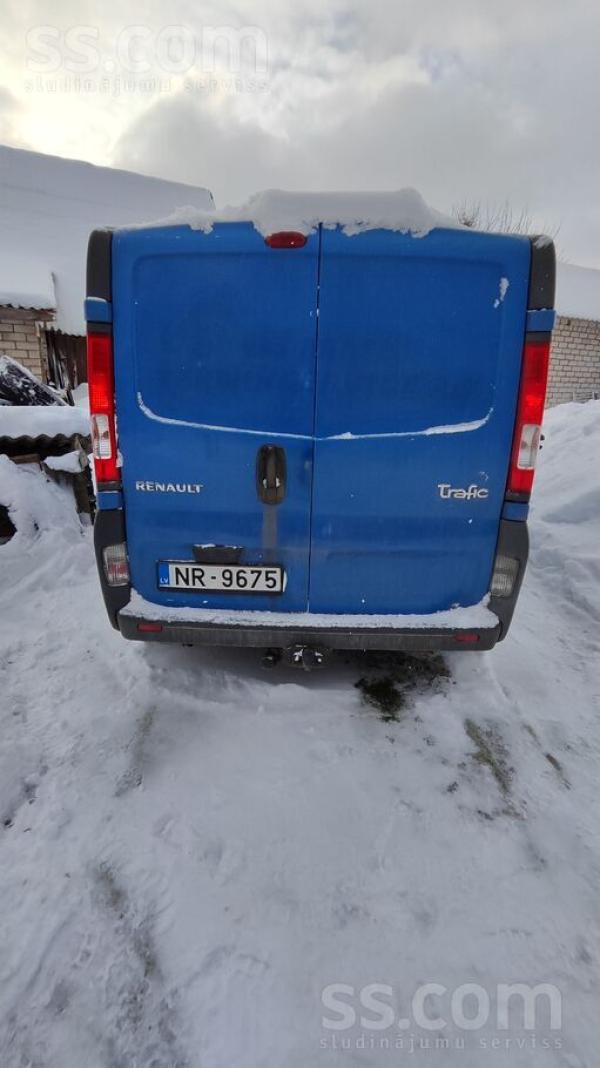 Zils Renault Trafic 2008 Saldus, ar dzinēja tilpumu 2.00 L un nobraukumu 238 tūkst. km par 2700 €, foto 6 vietnē AUTOMOTO.COM.LV