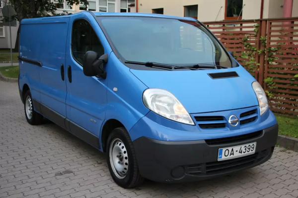 Zils Renault Trafic 2008 Mārupe, ar dzinēja tilpumu 2.00 L un nobraukumu 345 tūkst. km par 4150 €, foto 5 vietnē AUTOMOTO.COM.LV