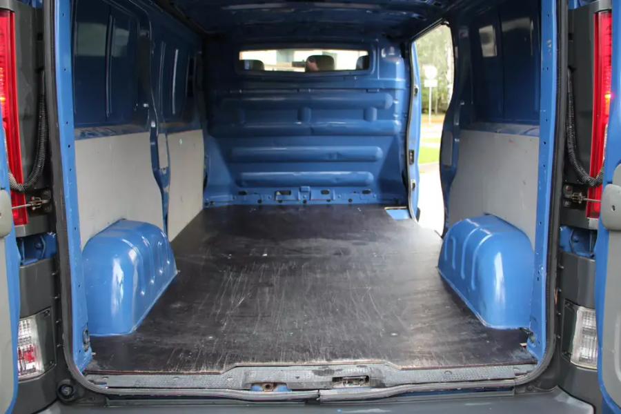 Zils Renault Trafic 2008 Mārupe, ar dzinēja tilpumu 2.00 L un nobraukumu 345 tūkst. km par 4150 €, foto 11 vietnē AUTOMOTO.COM.LV