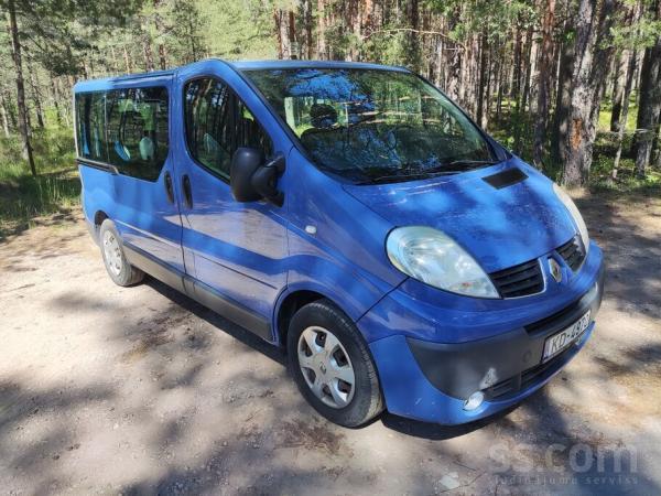 Blue Renault Trafic 2008 in Riga, with an engine capacity of 2.00 L and mileage of 395 thousand km for 5300 €, photo 2 on AUTOMOTO.COM.LV