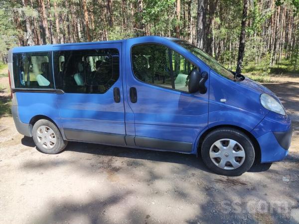 Blue Renault Trafic 2008 in Riga, with an engine capacity of 2.00 L and mileage of 395 thousand km for 5300 €, photo 3 on AUTOMOTO.COM.LV
