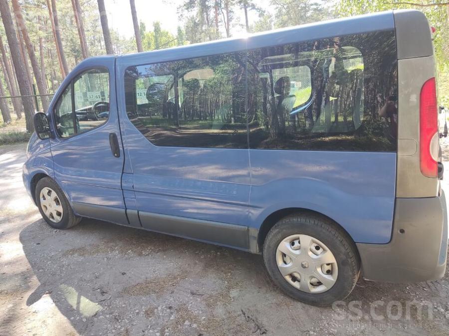 Blue Renault Trafic 2008 in Riga, with an engine capacity of 2.00 L and mileage of 395 thousand km for 5300 €, photo 6 on AUTOMOTO.COM.LV