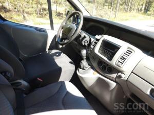Blue Renault Trafic 2008 in Riga, with an engine capacity of 2.00 L and mileage of 395 thousand km for 5300 €, photo 9 on AUTOMOTO.COM.LV
