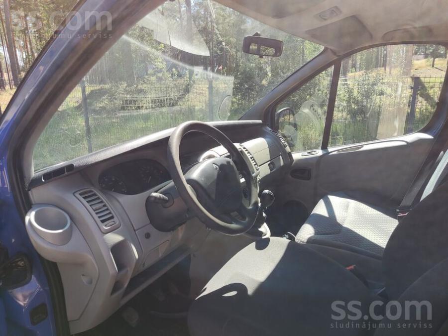 Blue Renault Trafic 2008 in Riga, with an engine capacity of 2.00 L and mileage of 395 thousand km for 5300 €, photo 12 on AUTOMOTO.COM.LV