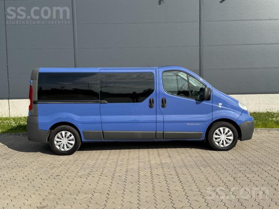 Zils Renault Trafic 2009 Rīga, ar dzinēja tilpumu 2.50 L un nobraukumu 165 tūkst. km par 5900 €, foto 4 vietnē AUTOMOTO.COM.LV