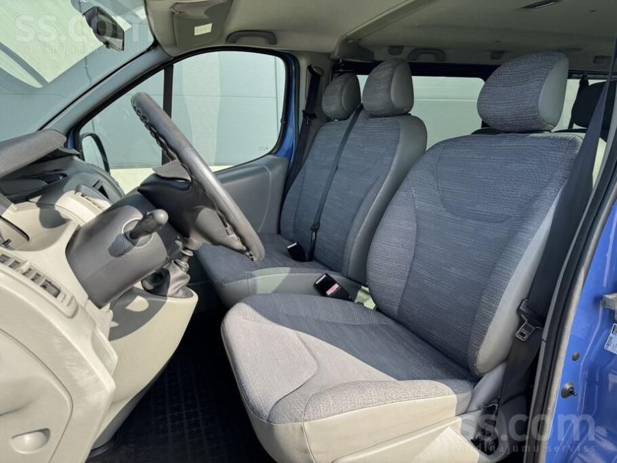 Zils Renault Trafic 2009 Rīga, ar dzinēja tilpumu 2.50 L un nobraukumu 165 tūkst. km par 5900 €, foto 10 vietnē AUTOMOTO.COM.LV