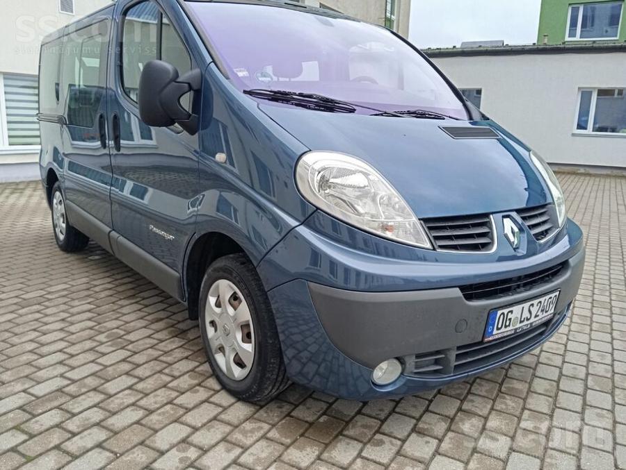 Blue Renault Trafic 2009 in Balvi, with an engine capacity of 2.00 L and mileage of 210 thousand km for 7350 €, photo 4 on AUTOMOTO.COM.LV