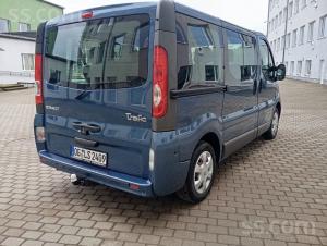 Blue Renault Trafic 2009 in Balvi, with an engine capacity of 2.00 L and mileage of 210 thousand km for 7350 €, photo 5 on AUTOMOTO.COM.LV