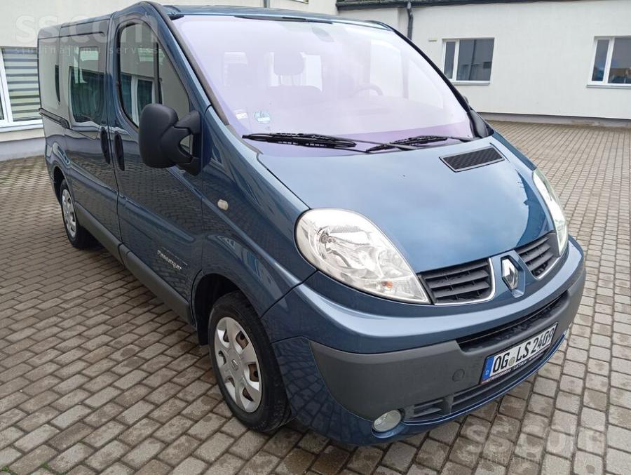 Blue Renault Trafic 2009 in Balvi, with an engine capacity of 2.00 L and mileage of 210 thousand km for 7350 €, photo 7 on AUTOMOTO.COM.LV