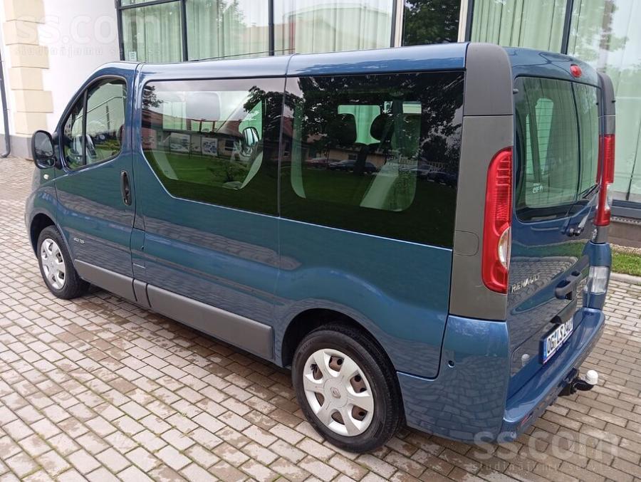 Blue Renault Trafic 2009 in Balvi, with an engine capacity of 2.00 L and mileage of 210 thousand km for 7350 €, photo 15 on AUTOMOTO.COM.LV