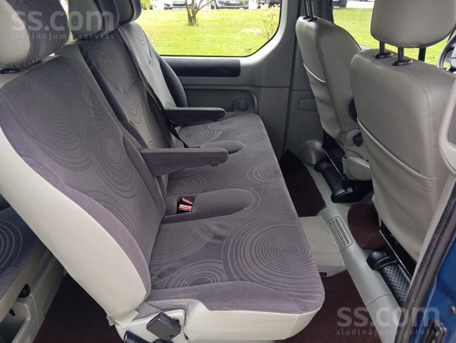 Blue Renault Trafic 2009 in Balvi, with an engine capacity of 2.00 L and mileage of 210 thousand km for 7350 €, photo 23 on AUTOMOTO.COM.LV