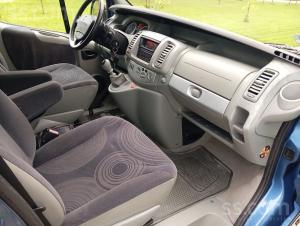 Blue Renault Trafic 2009 in Balvi, with an engine capacity of 2.00 L and mileage of 210 thousand km for 7350 €, photo 25 on AUTOMOTO.COM.LV