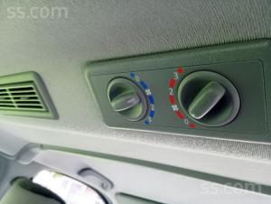 Blue Renault Trafic 2009 in Balvi, with an engine capacity of 2.00 L and mileage of 210 thousand km for 7350 €, photo 27 on AUTOMOTO.COM.LV