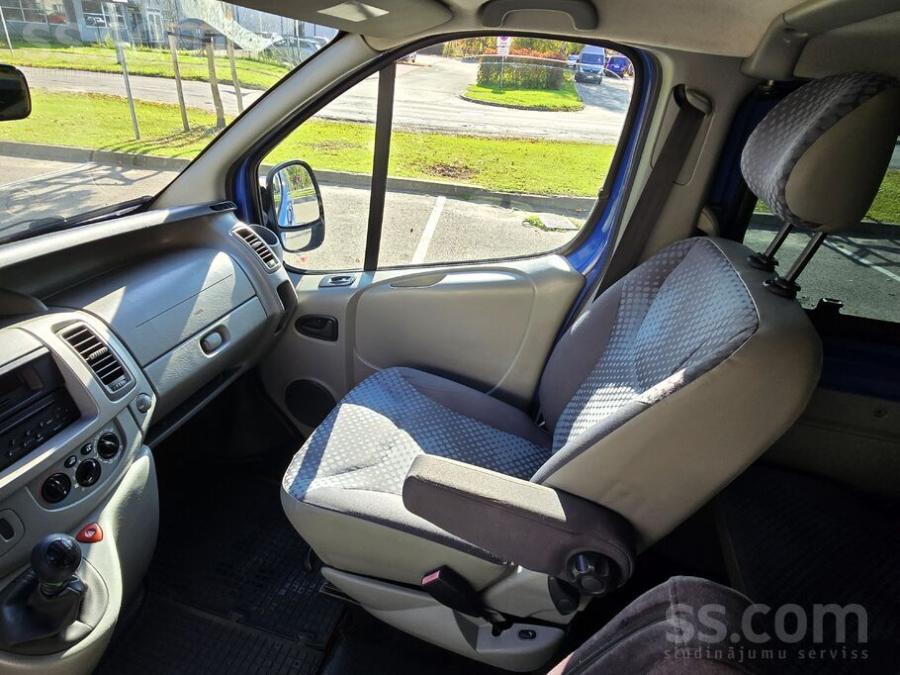 Zils Renault Trafic 2009 Rīga, ar dzinēja tilpumu 2.00 L un nobraukumu 363 tūkst. km par 5500 €, foto 13 vietnē AUTOMOTO.COM.LV