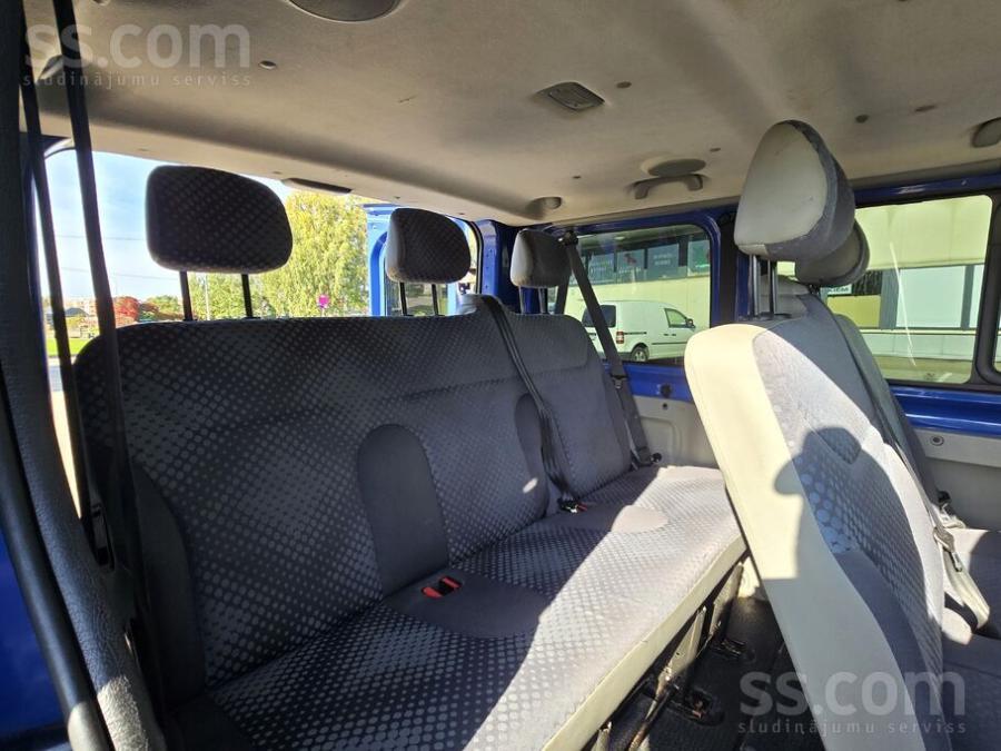 Blue Renault Trafic 2009 in Riga, with an engine capacity of 2.00 L and mileage of 363 thousand km for 5500 €, photo 10 on AUTOMOTO.COM.LV