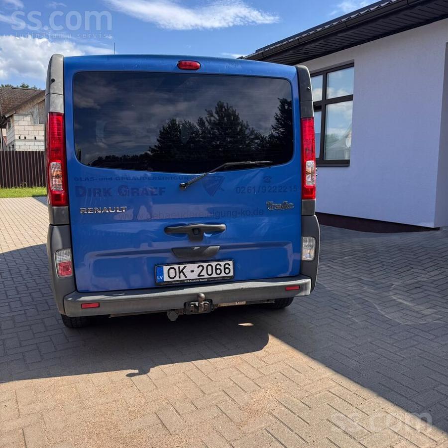 Blue Renault Trafic 2011 in Daugavpils, with an engine capacity of 2.00 L and mileage of 232 thousand km for 5500 €, photo 1 on AUTOMOTO.COM.LV
