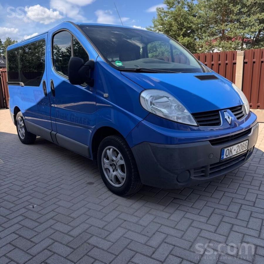 Blue Renault Trafic 2011 in Daugavpils, with an engine capacity of 2.00 L and mileage of 232 thousand km for 5500 €, photo 5 on AUTOMOTO.COM.LV