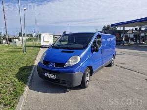 Zils Renault Trafic 2011 Rīga, ar dzinēja tilpumu 2.00 L un nobraukumu 390 tūkst. km par 6050 €, foto  vietnē AUTOMOTO.COM.LV