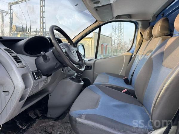 Blue Renault Trafic 2012 in Riga, with an engine capacity of 2.00 L and mileage of 292 thousand km for 5750 €, photo 1 on AUTOMOTO.COM.LV