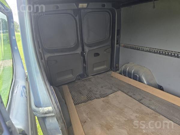 Zils Renault Trafic 2012 Bauska, ar dzinēja tilpumu 2.00 L un nobraukumu 280 tūkst. km par 3800 €, foto 3 vietnē AUTOMOTO.COM.LV