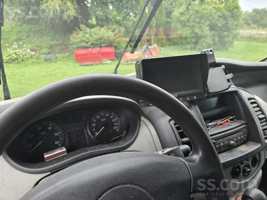Zils Renault Trafic 2012 Bauska, ar dzinēja tilpumu 2.00 L un nobraukumu 280 tūkst. km par 3800 €, foto 6 vietnē AUTOMOTO.COM.LV