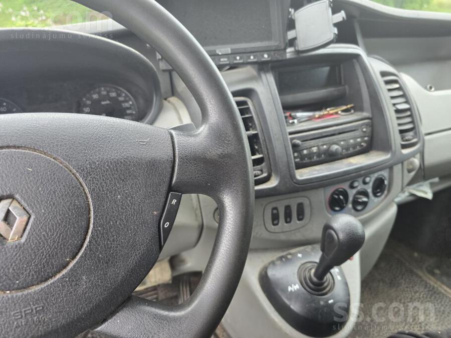 Zils Renault Trafic 2012 Bauska, ar dzinēja tilpumu 2.00 L un nobraukumu 280 tūkst. km par 3800 €, foto 7 vietnē AUTOMOTO.COM.LV