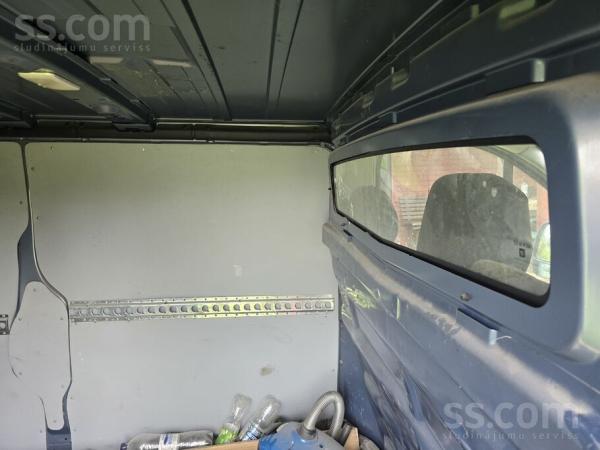 Blue Renault Trafic 2012 in Bauska, with an engine capacity of 2.00 L and mileage of 280 thousand km for 3800 €, photo 4 on AUTOMOTO.COM.LV