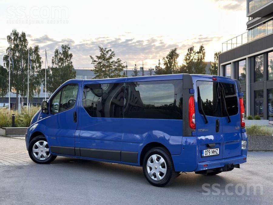 Zils Renault Trafic 2012 Tallina, ar dzinēja tilpumu 2.00 L un nobraukumu 340 tūkst. km par 7990 €, foto 14 vietnē AUTOMOTO.COM.LV