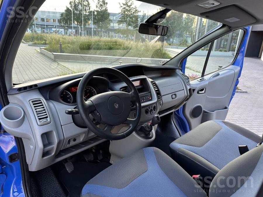 Zils Renault Trafic 2012 Tallina, ar dzinēja tilpumu 2.00 L un nobraukumu 340 tūkst. km par 7990 €, foto 17 vietnē AUTOMOTO.COM.LV