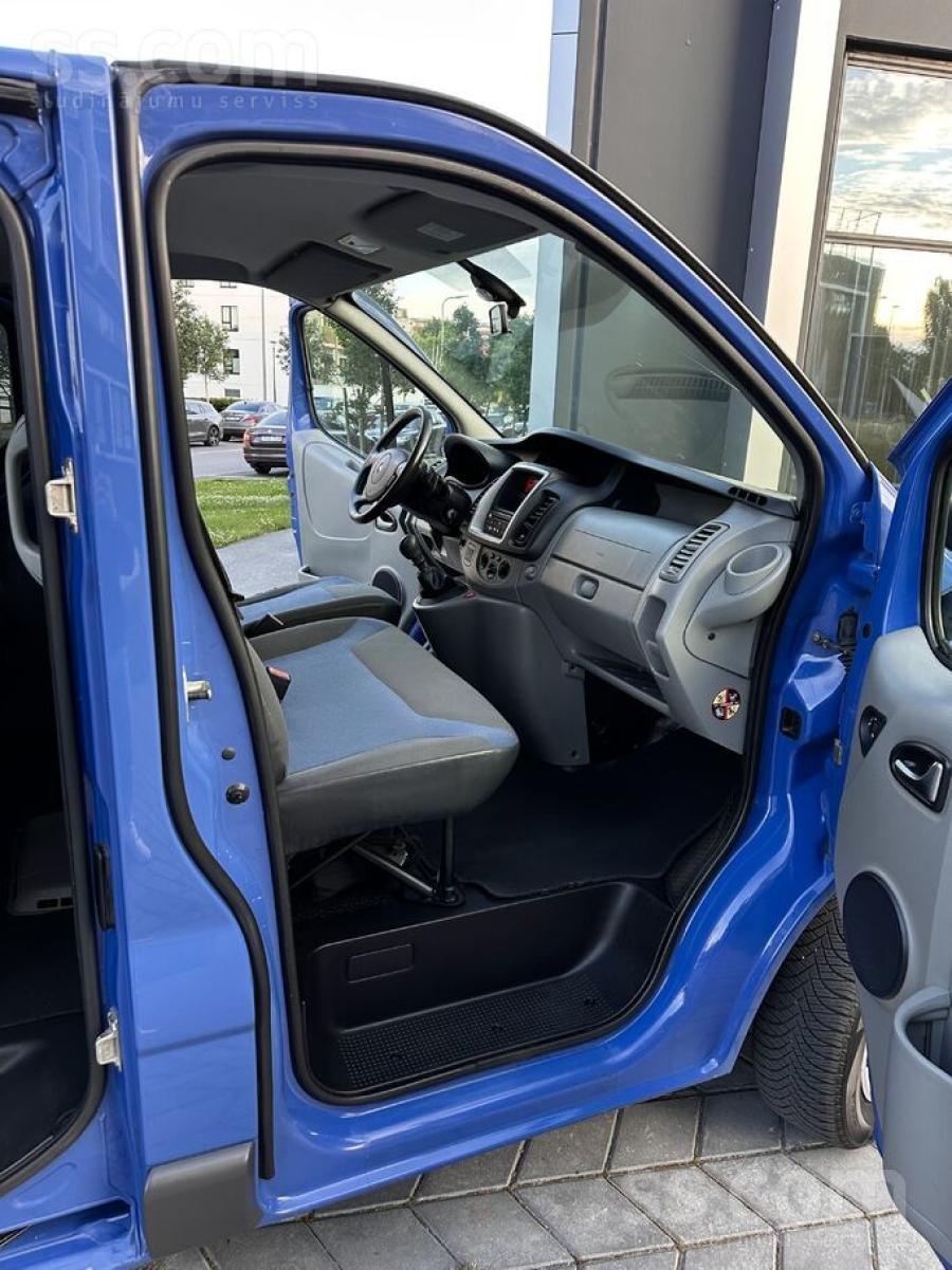 Zils Renault Trafic 2012 Tallina, ar dzinēja tilpumu 2.00 L un nobraukumu 340 tūkst. km par 7990 €, foto 19 vietnē AUTOMOTO.COM.LV