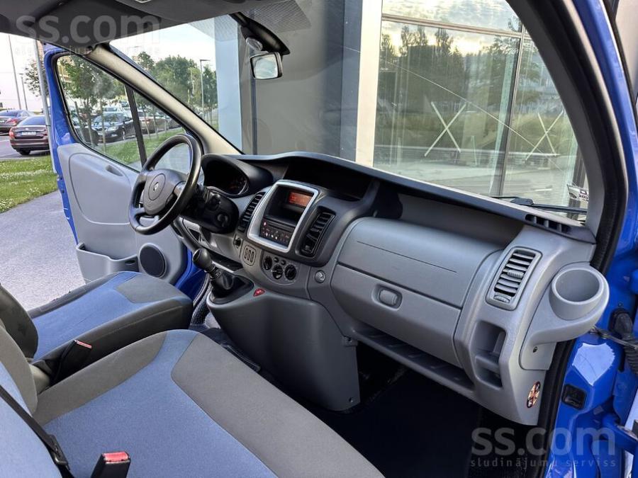 Zils Renault Trafic 2012 Tallina, ar dzinēja tilpumu 2.00 L un nobraukumu 340 tūkst. km par 7990 €, foto 20 vietnē AUTOMOTO.COM.LV